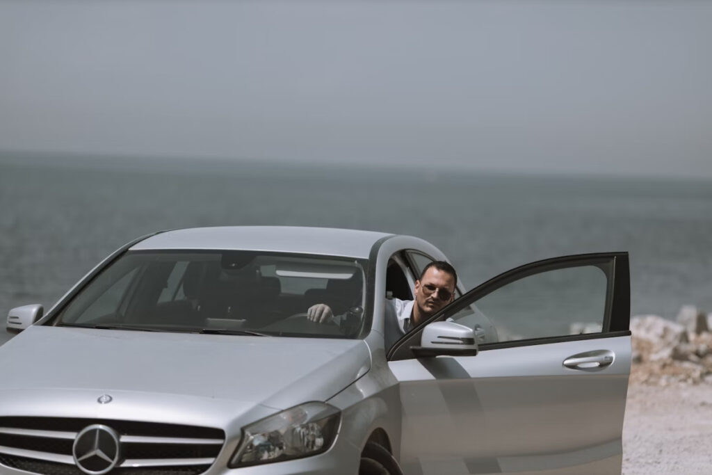 Comment la taille de GMK (Georges Maroun Kikano) renforce son charisme ...